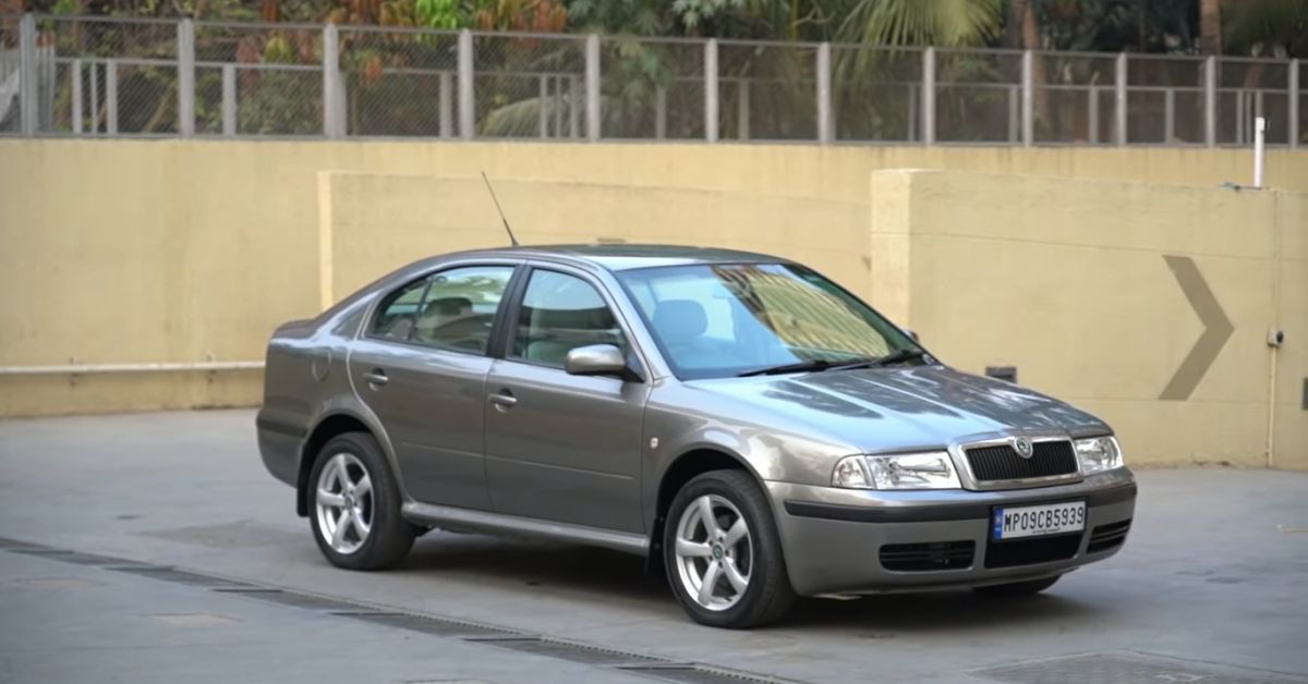 Skoda Octavia Mark1 sedan neatly restored inside-out – Autorounders